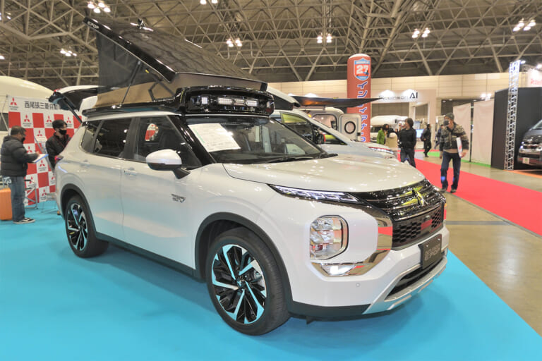 SUVなのに大人4人がゆったり車中泊できる！ 「E：POP OUTLANDER」はサイコーの車中泊マスターだった | soto lover - ソトラバ | ～ソトラバならもっと外遊びに出かけ ...