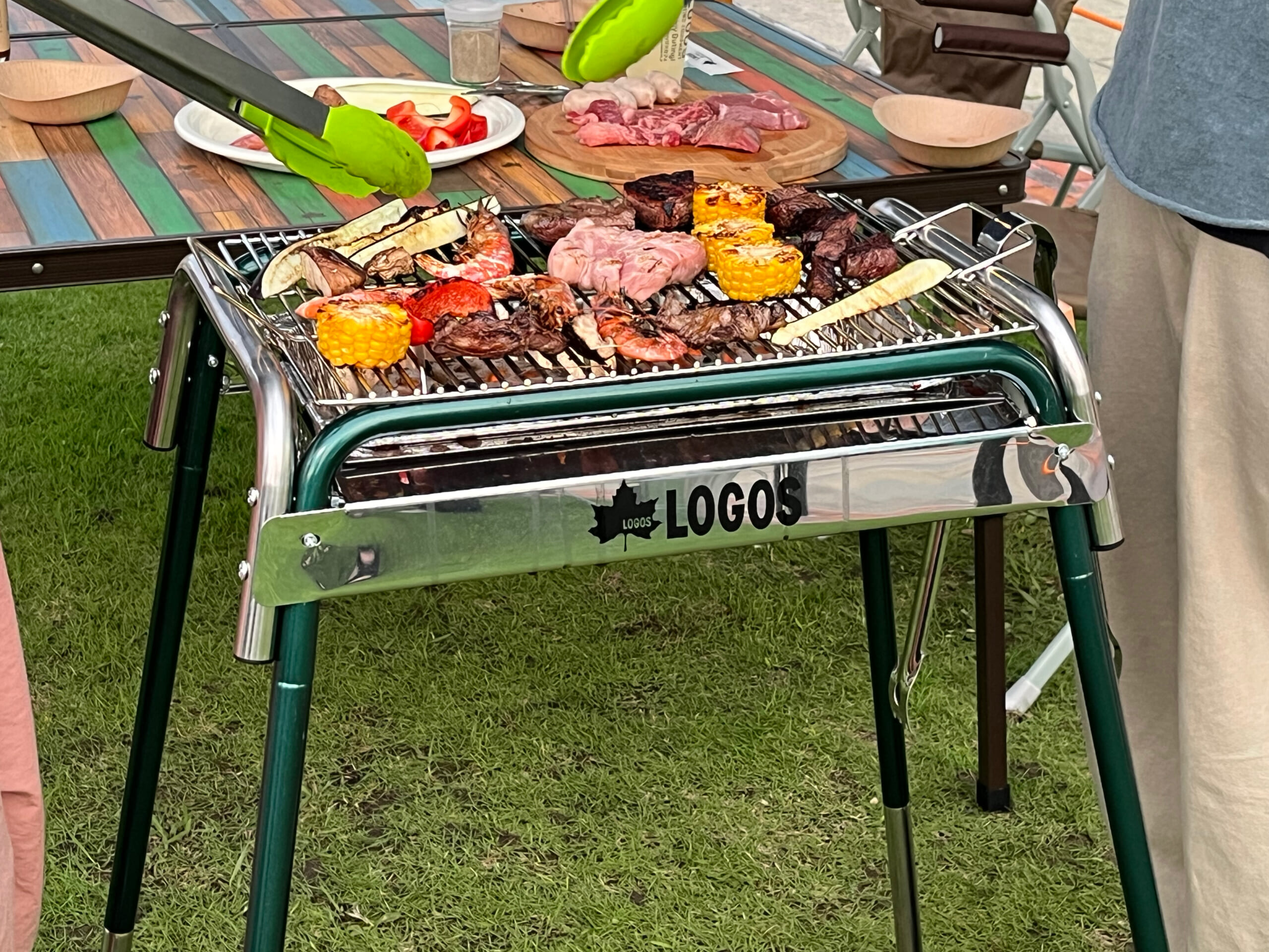 駅直結で手ぶらBBQを満喫！ オーシャンビューのロケーションで気心知れた仲間たちとBBQが堪能できる「ロゴスBBQスタジアム＆カフェ」 | soto lover - ソトラバ 〜ソトラバなら ...