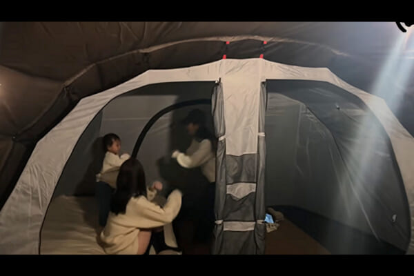 久々のキャンプがまさかの豪雨に…… それでも全力で満喫するファミリーキャンプが幸せいっぱいで癒やされる | soto lover - ソトラバ